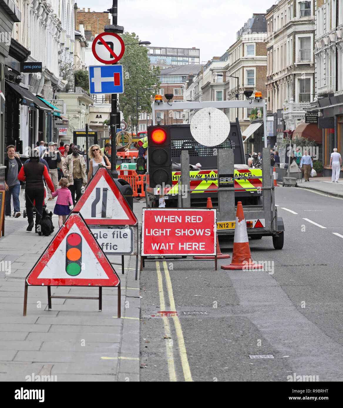 Uk street works hi-res stock photography and images - Alamy