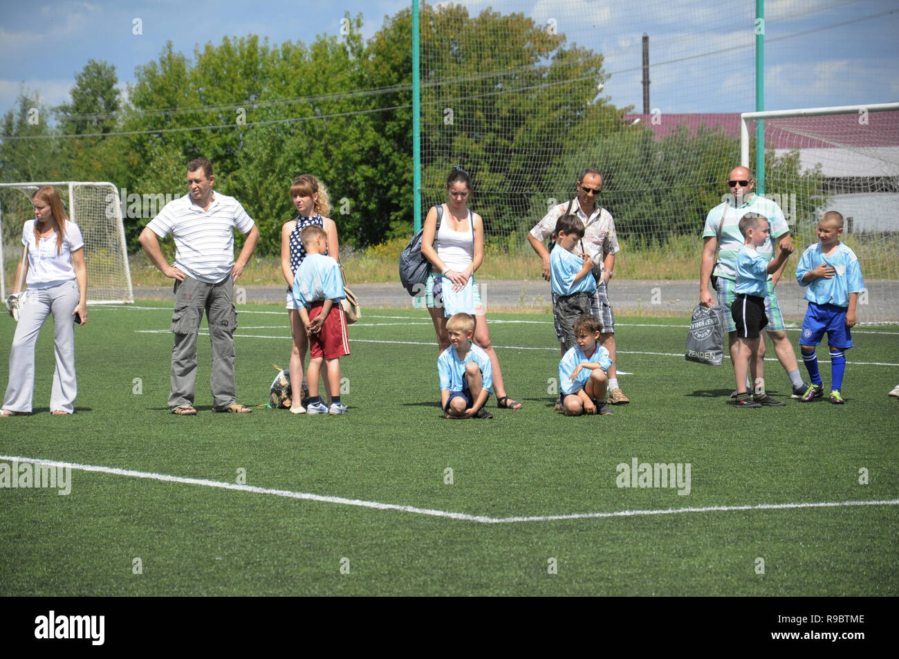 Football parents watching hi-res stock photography and images - Alamy