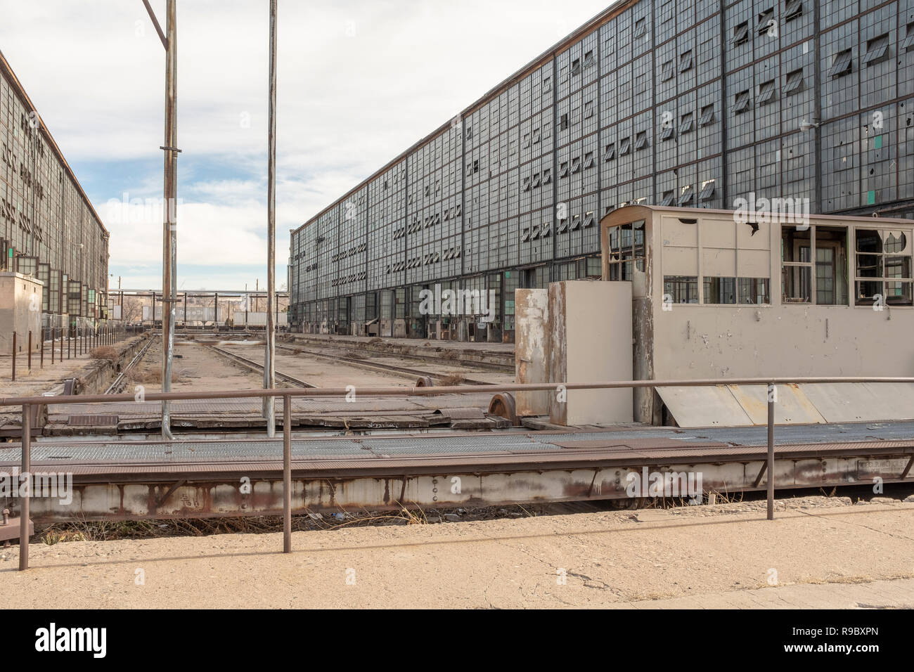Rail yard buildings hi-res stock photography and images - Alamy