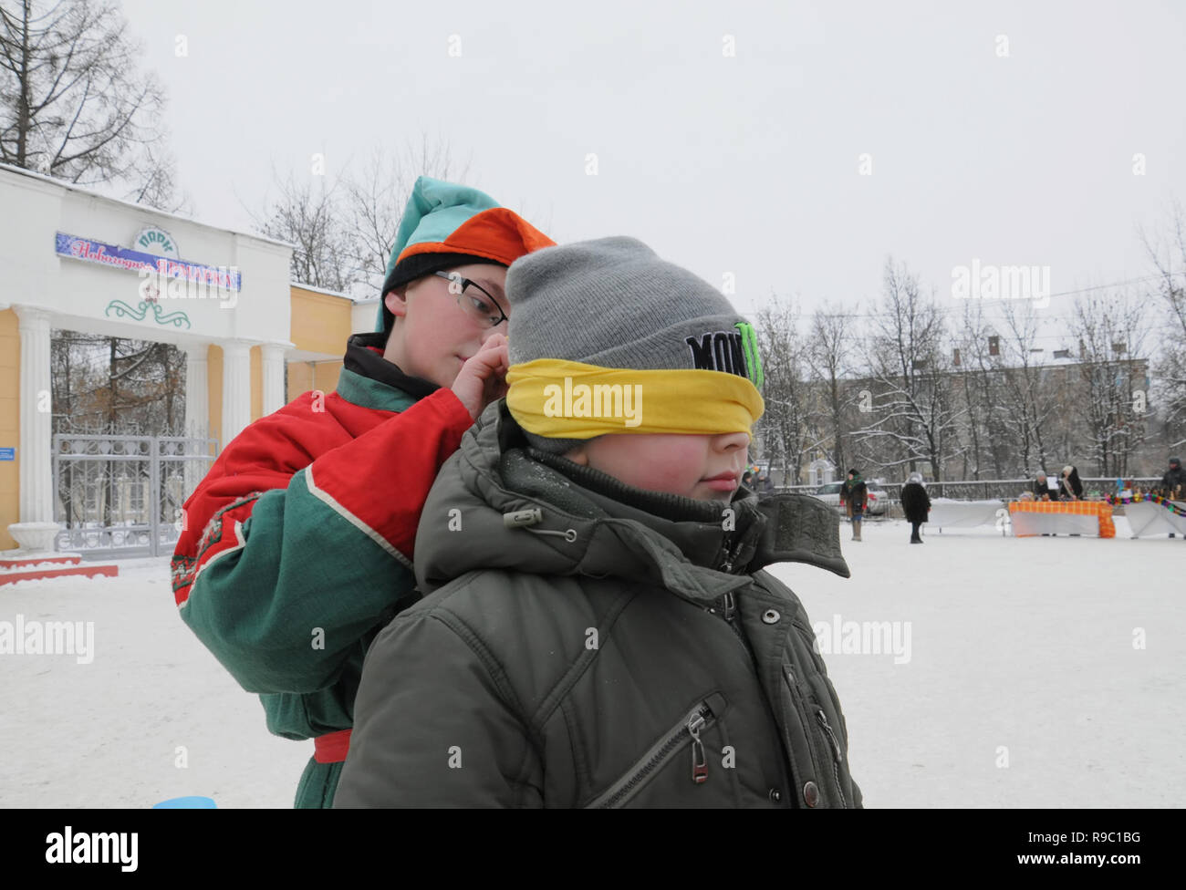 Blindfolds hi-res stock photography and images - Alamy