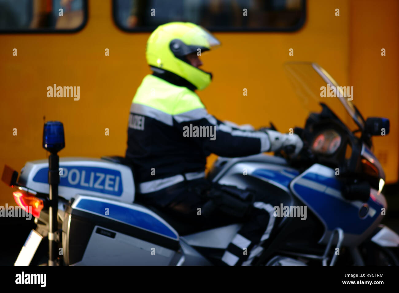 Policeman on a motorcycle hi-res stock photography and images - Alamy
