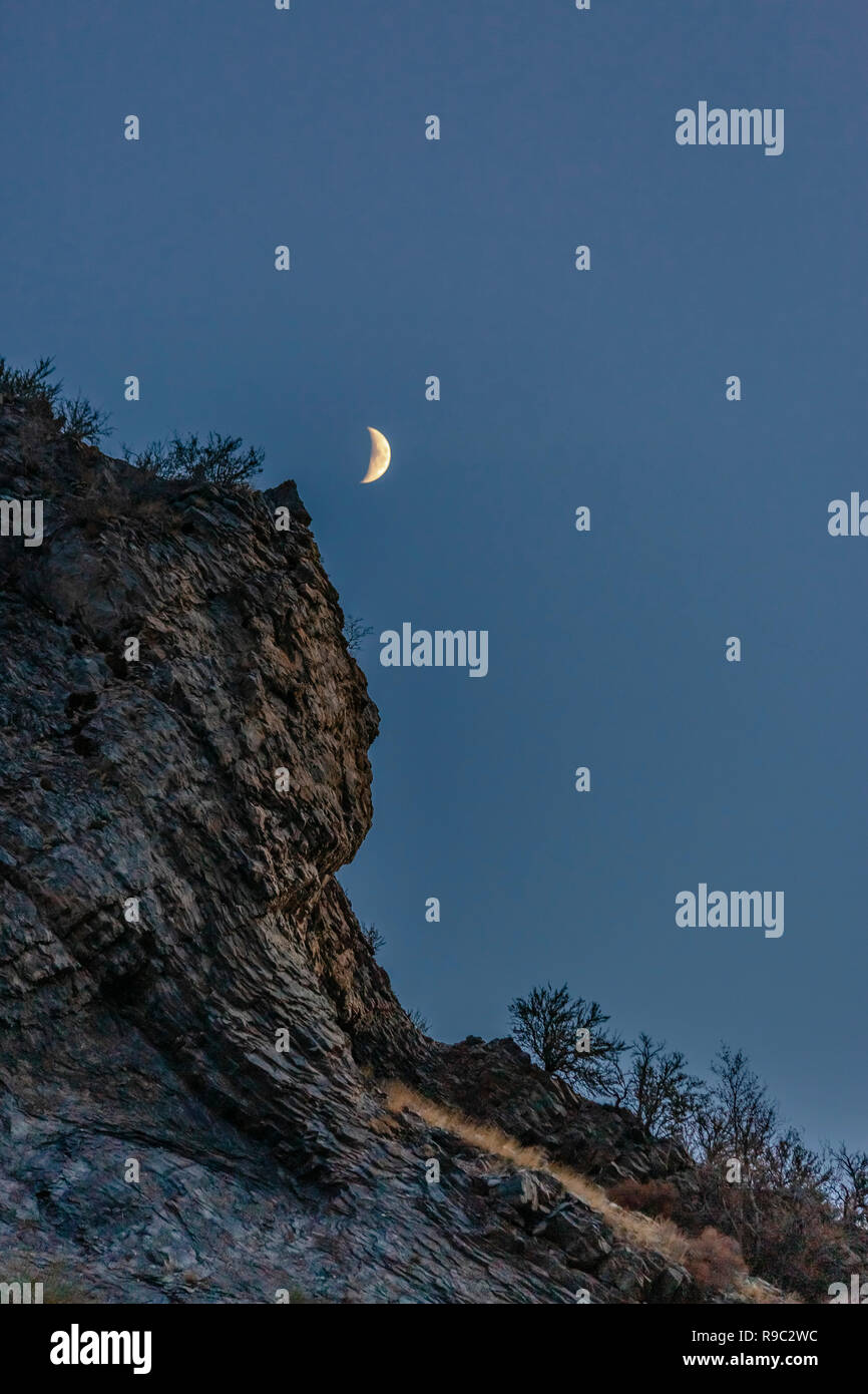 Hillside moonlit silhouette hi-res stock photography and images - Alamy