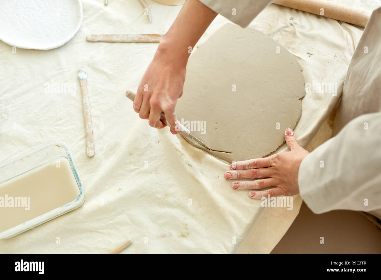 Carving craft circle hi-res stock photography and images - Alamy