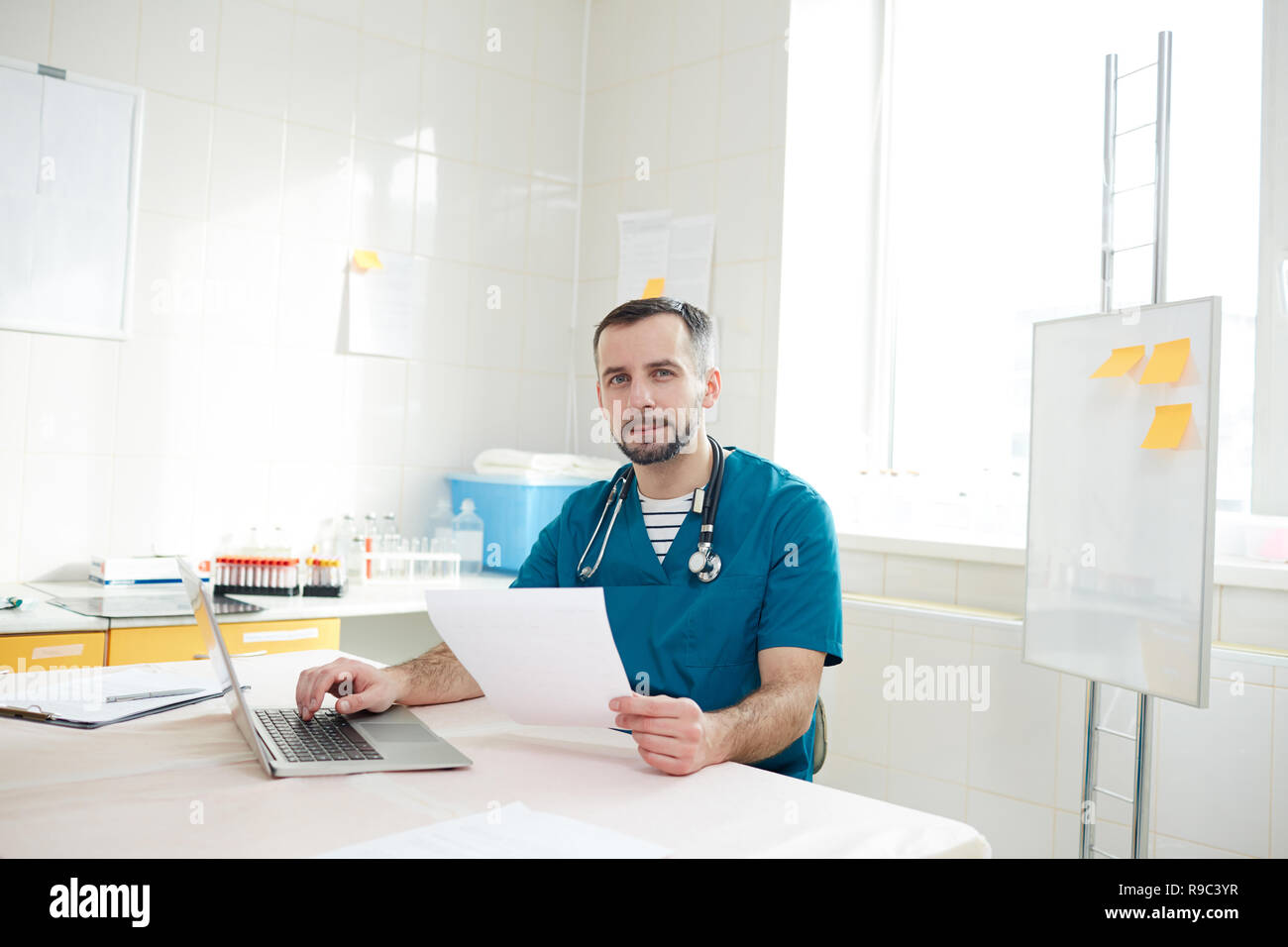 Net doctor hi-res stock photography and images - Alamy