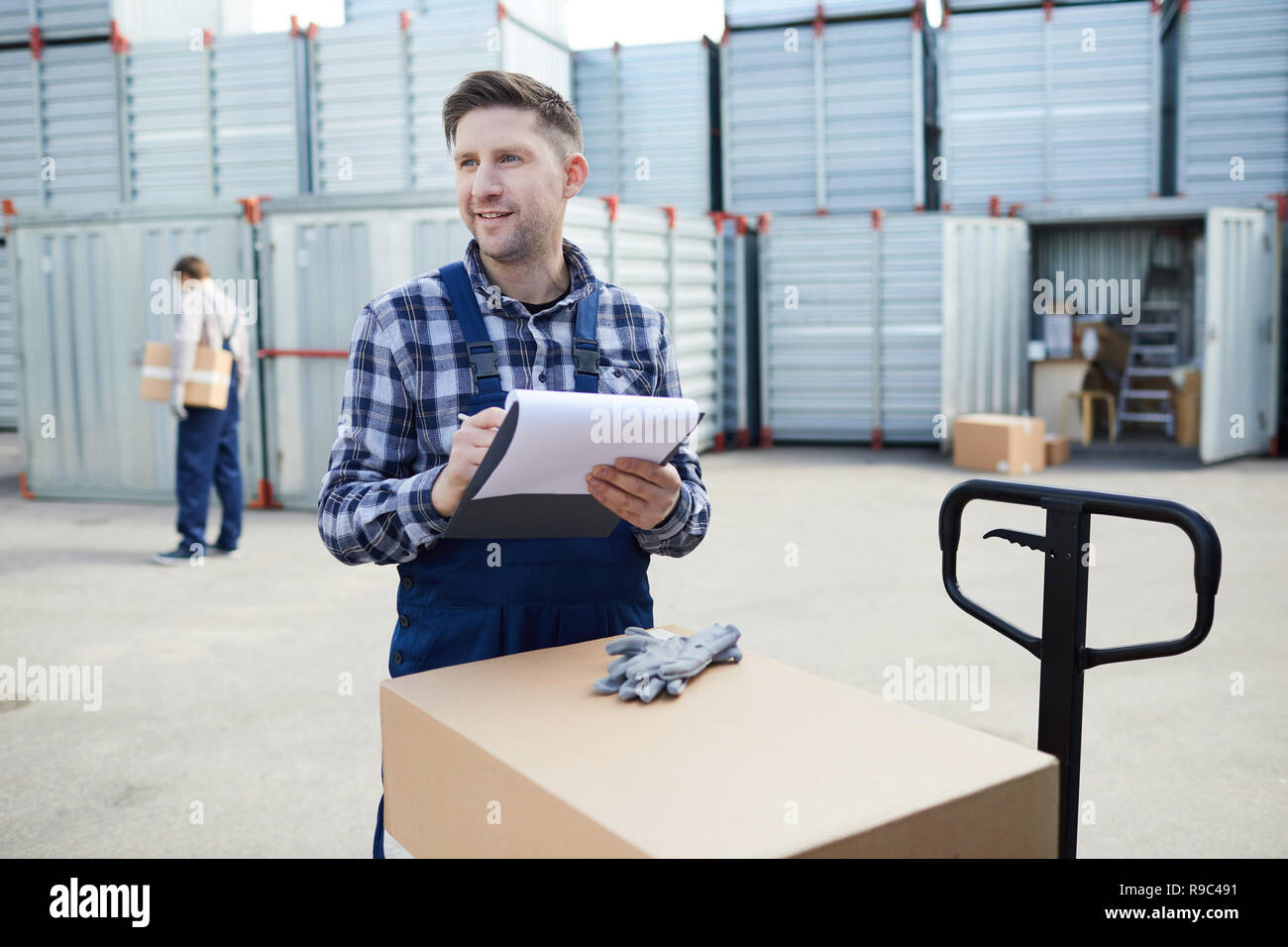 Inventory notes hi-res stock photography and images - Alamy