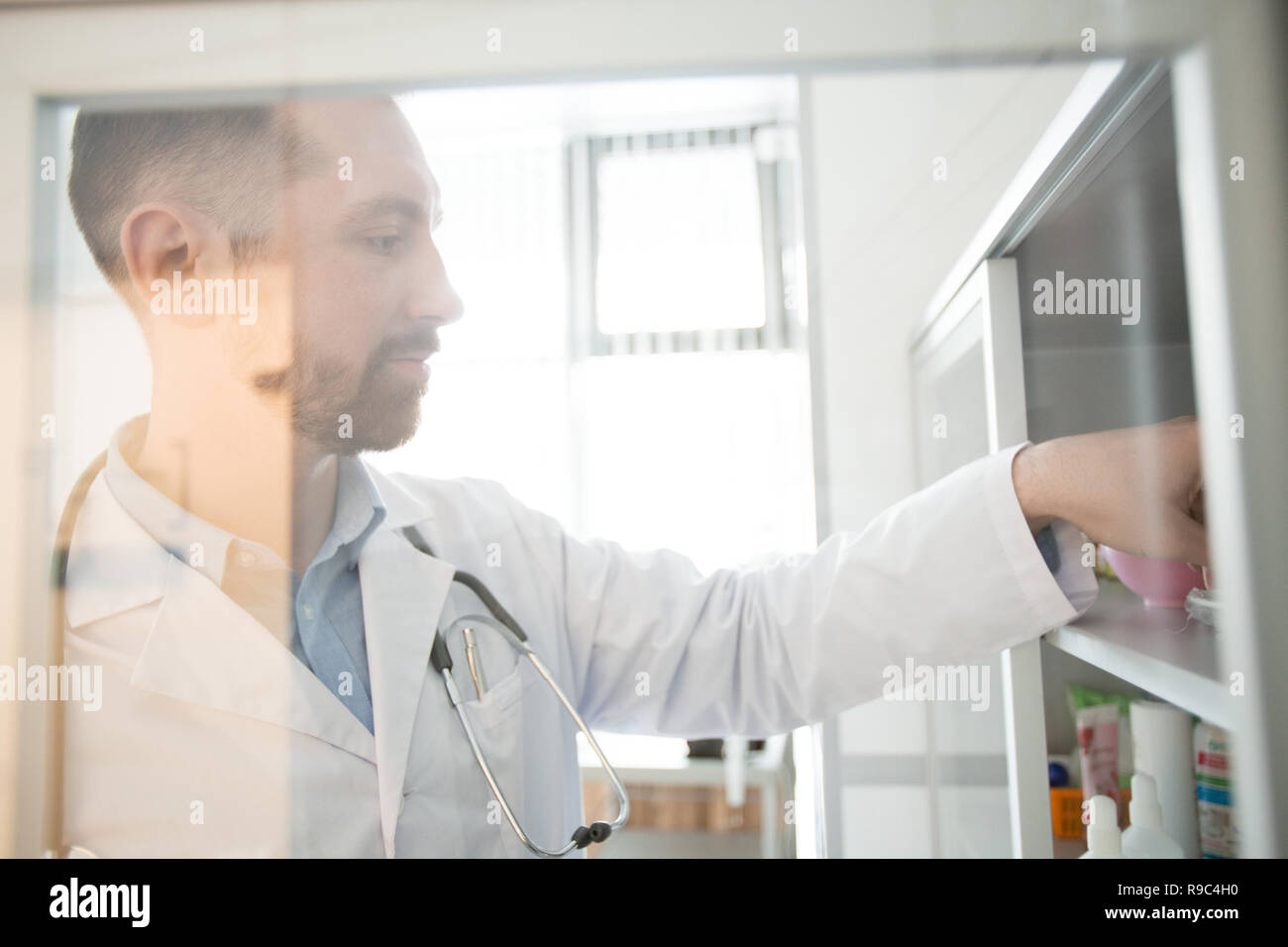 Working in hospital Stock Photo - Alamy