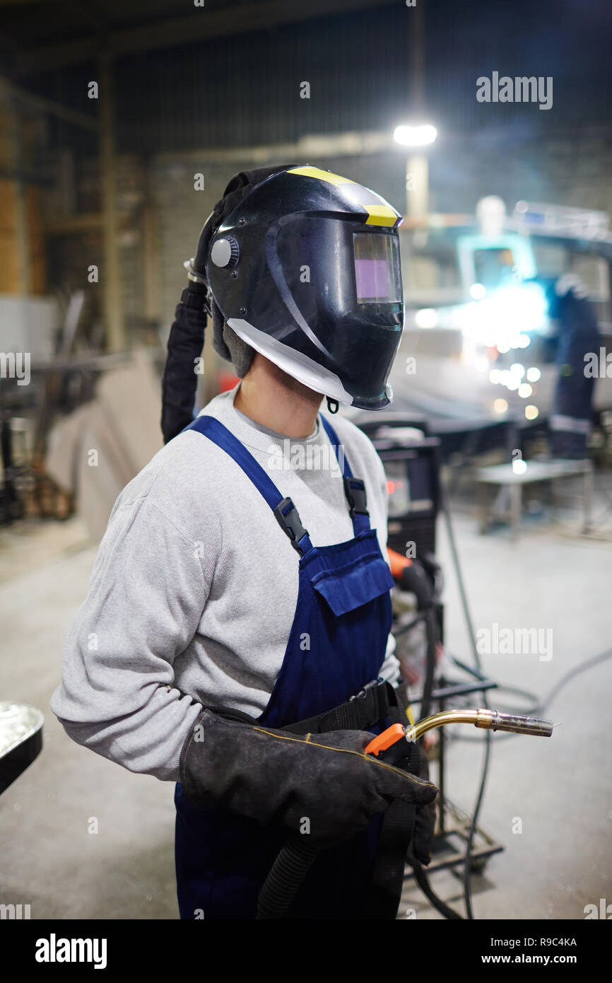 Welder at work Stock Photo - Alamy