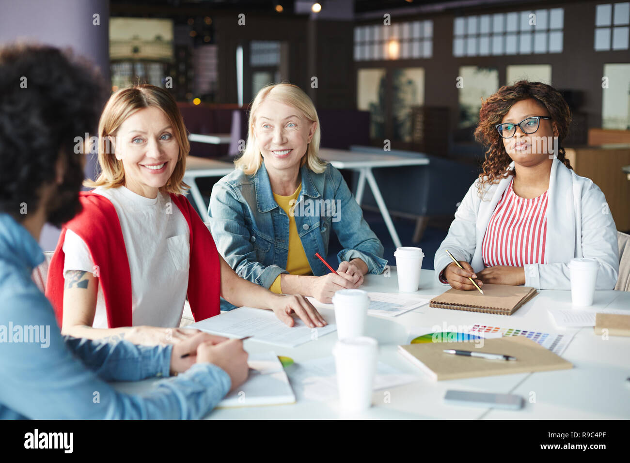 Staff meeting hi-res stock photography and images - Alamy
