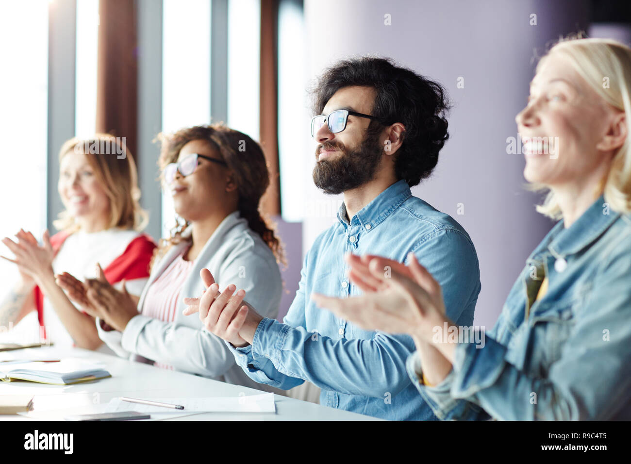 Excited people hi-res stock photography and images - Alamy