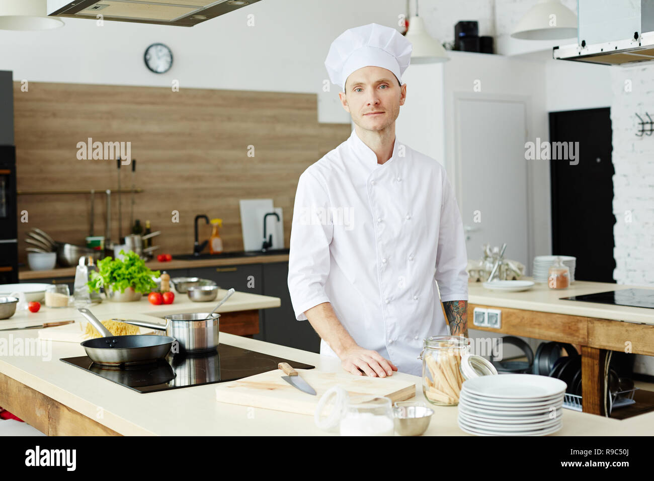 Male professional chef cooking hi-res stock photography and images - Alamy
