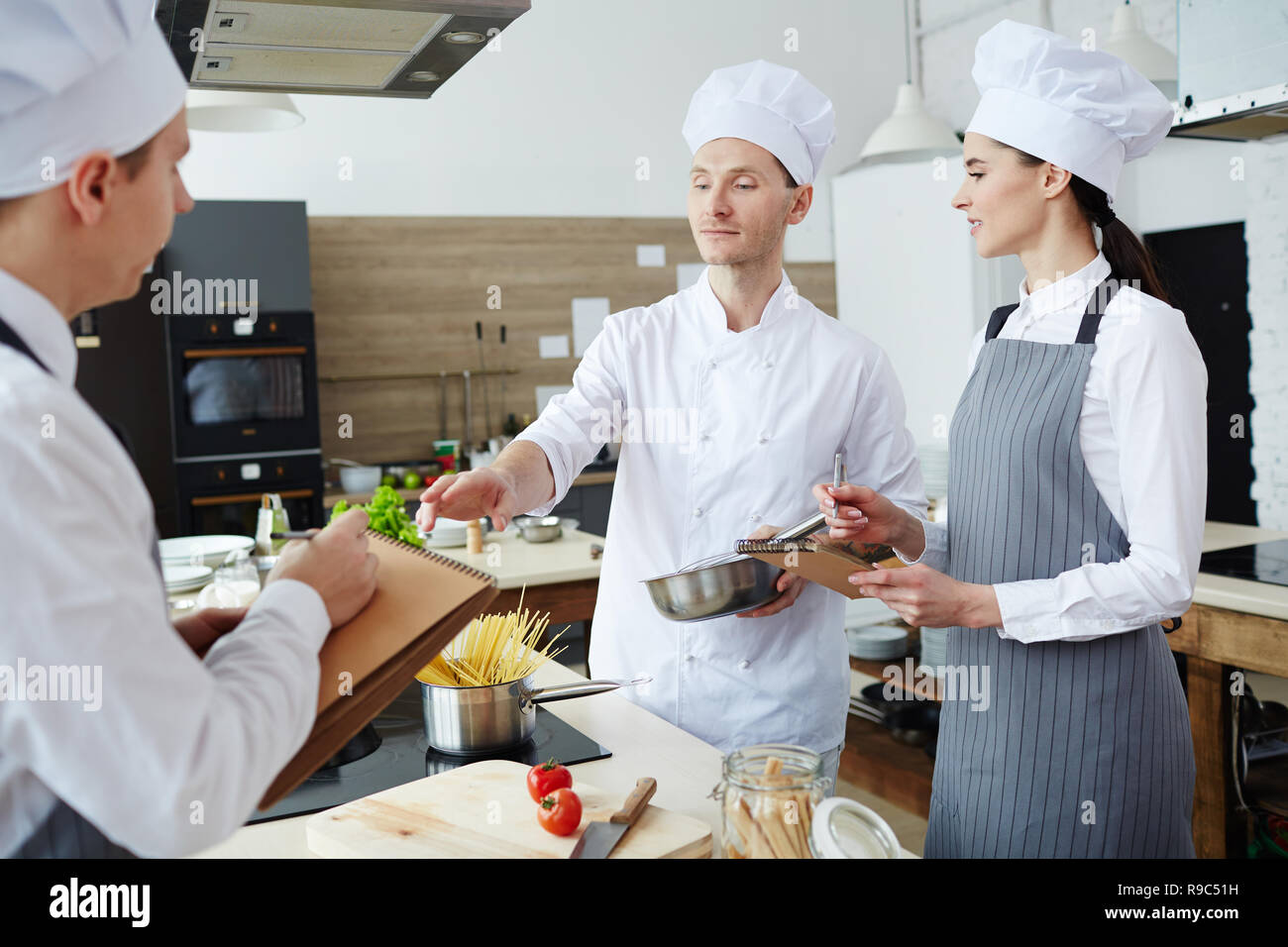 Workplace together hi-res stock photography and images - Alamy