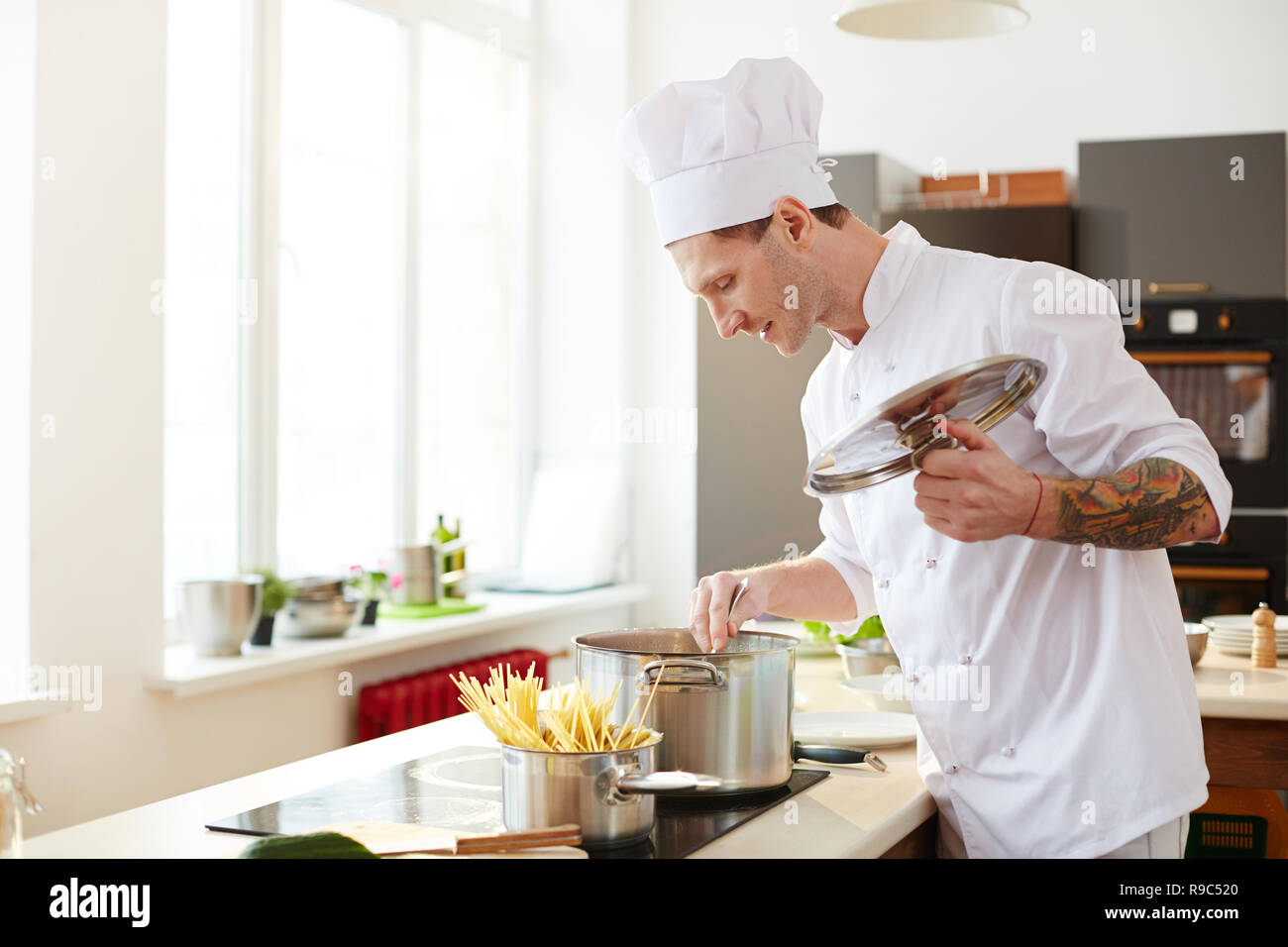 Professional food preparation hi-res stock photography and images - Alamy