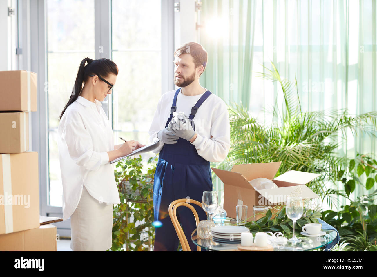 Female restaurant manager hi-res stock photography and images - Alamy