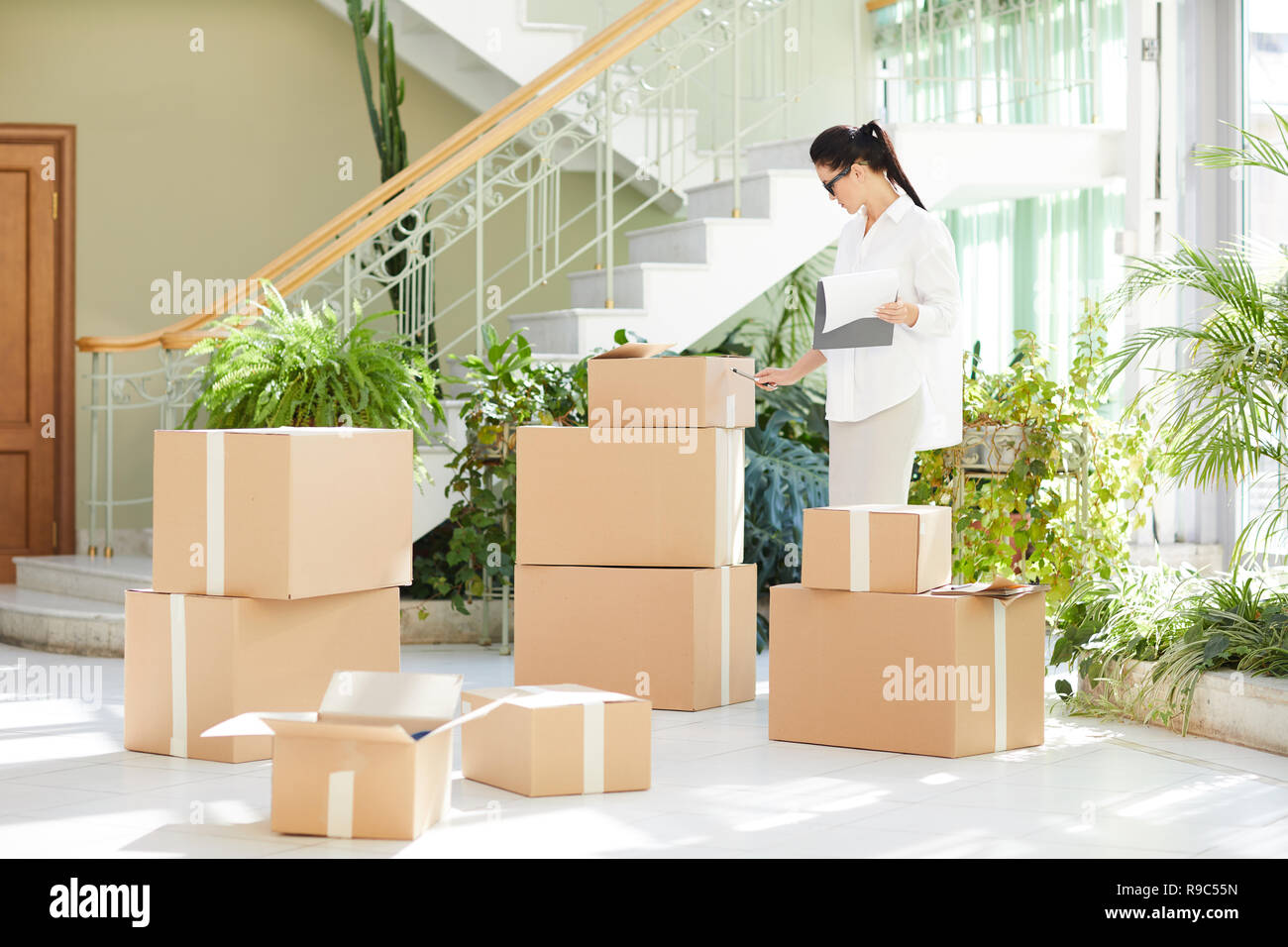Moving inventory hi-res stock photography and images - Alamy