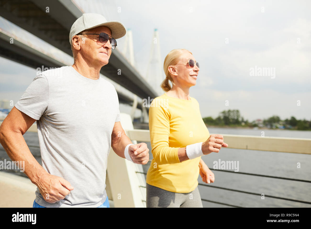 Man practicing running hi-res stock photography and images - Alamy