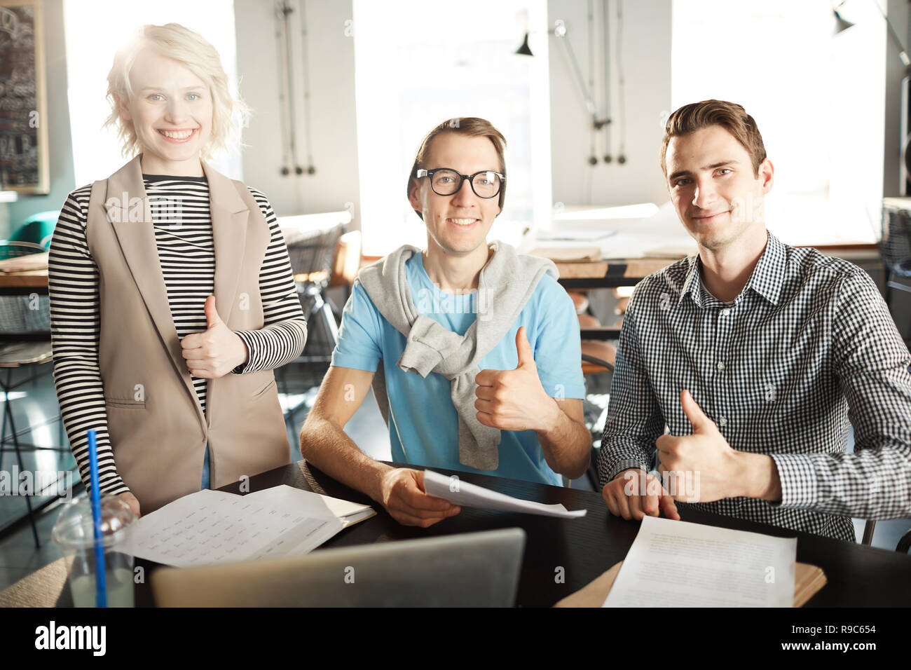 Successful gesture employee team office hi-res stock photography and ...