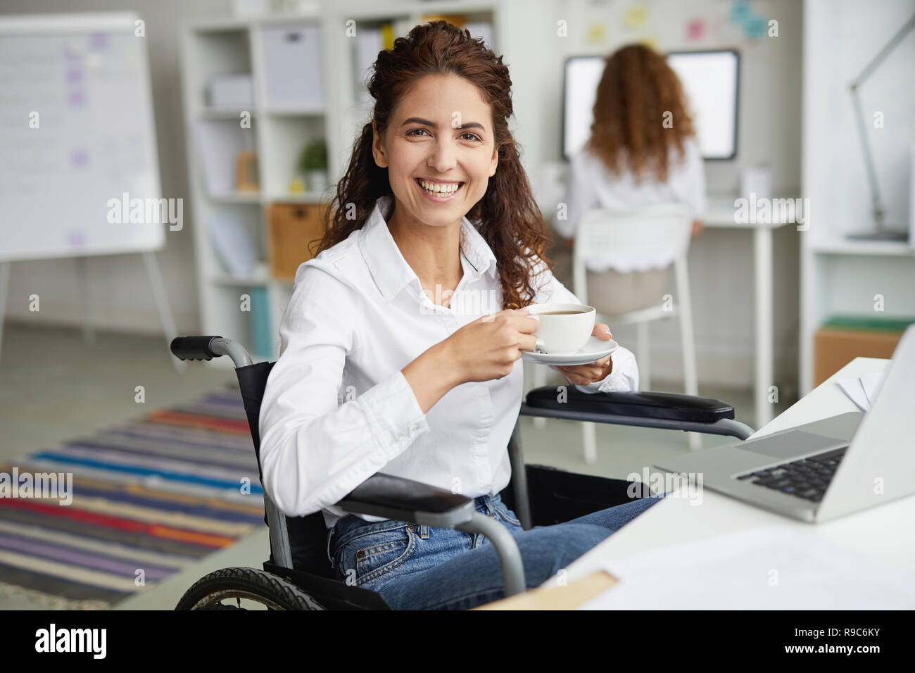 Contemporary office tea break hi-res stock photography and images - Alamy