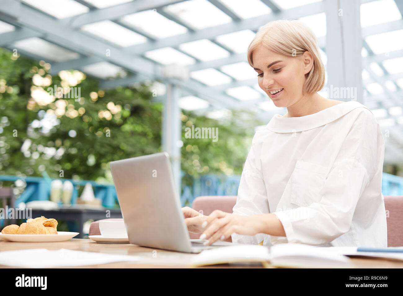 Typing employee hi-res stock photography and images - Alamy