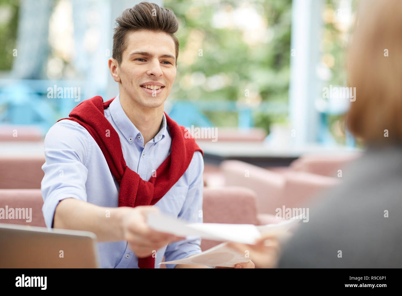 Signature please hi-res stock photography and images - Alamy