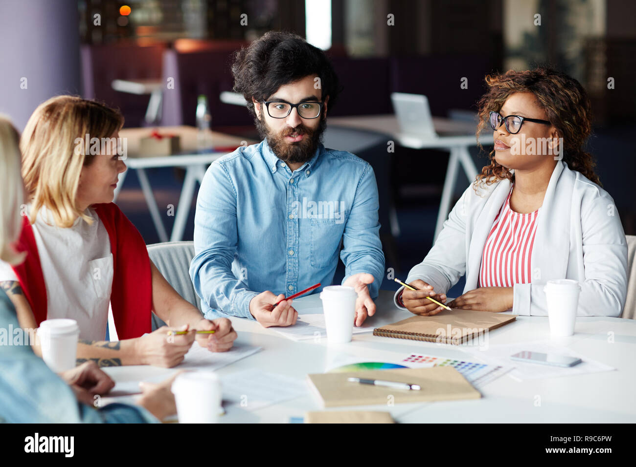 Explaining new idea Stock Photo - Alamy