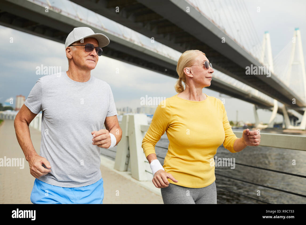 Retired seniors exercise hi-res stock photography and images - Alamy