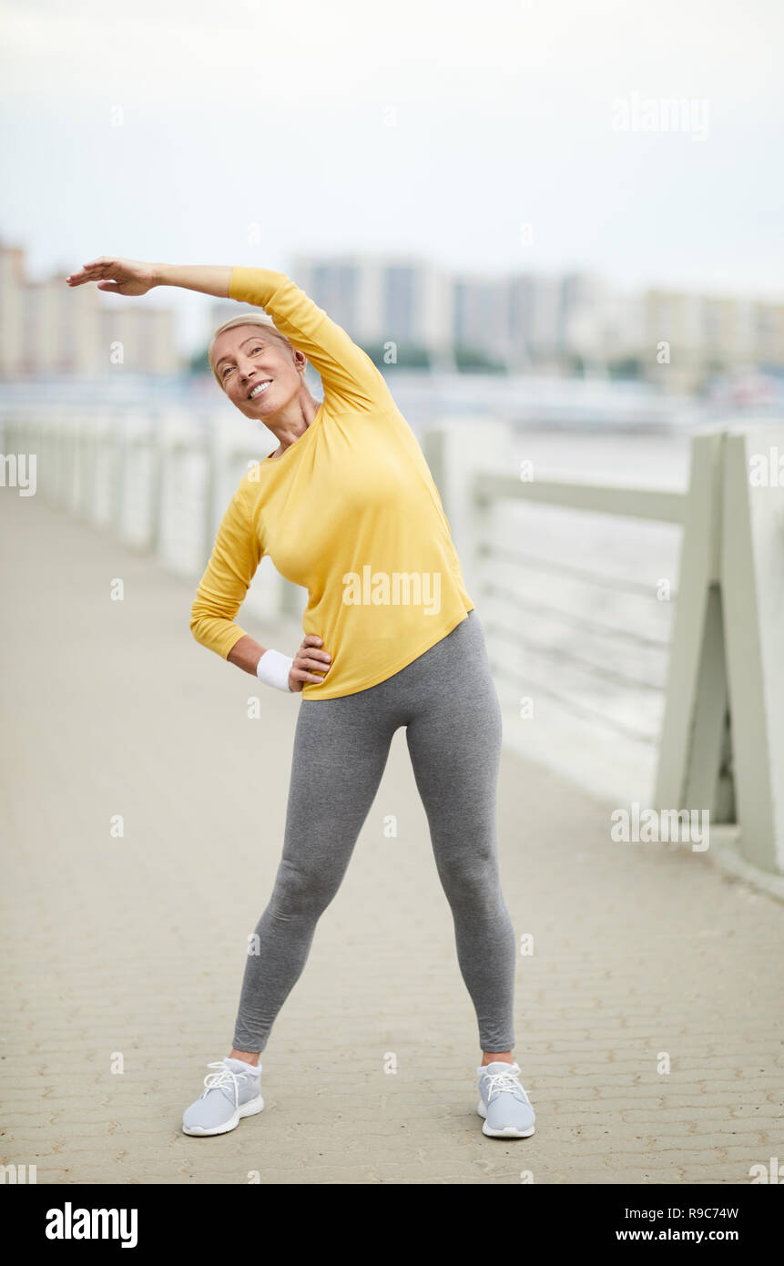 Exercising body exercise hi-res stock photography and images - Alamy