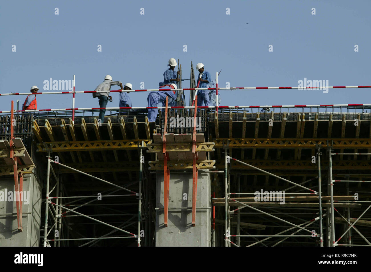 Modern slave construction hi-res stock photography and images - Alamy