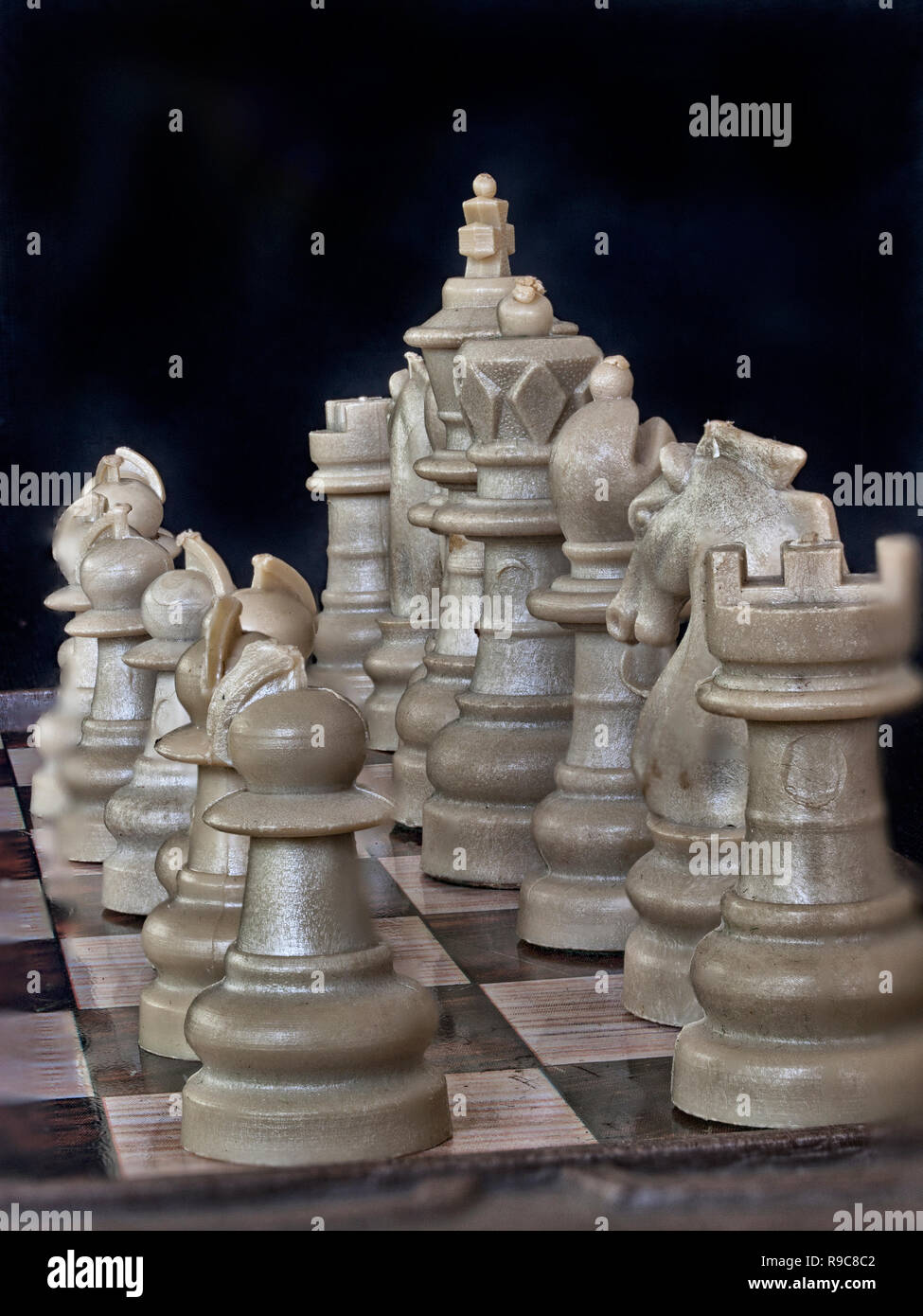 Knight chess pieces hi-res stock photography and images - Alamy