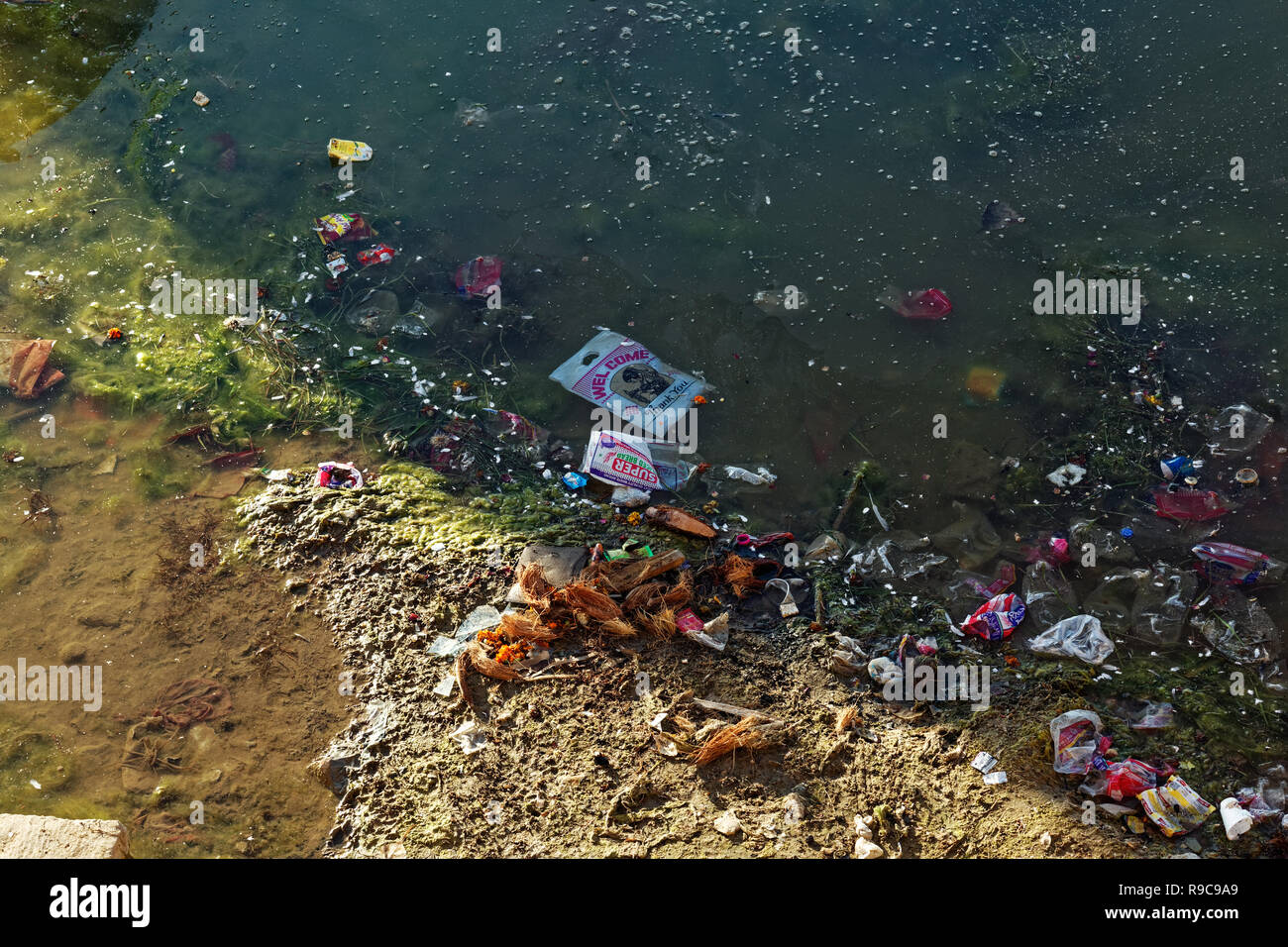 Plastic lake pollution hi-res stock photography and images - Alamy