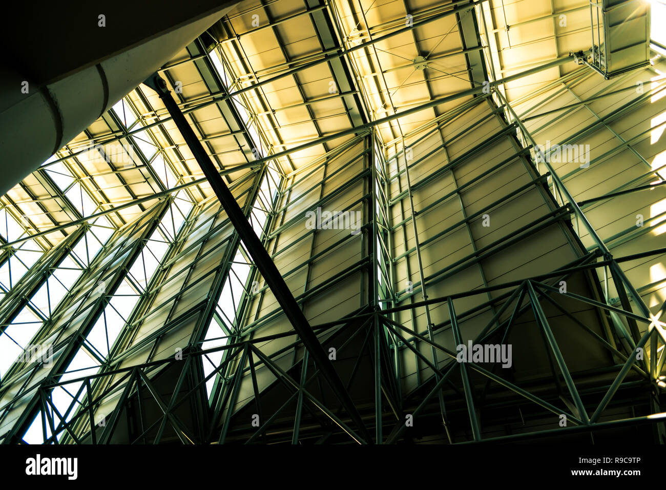 modern office atrium Stock Photo - Alamy