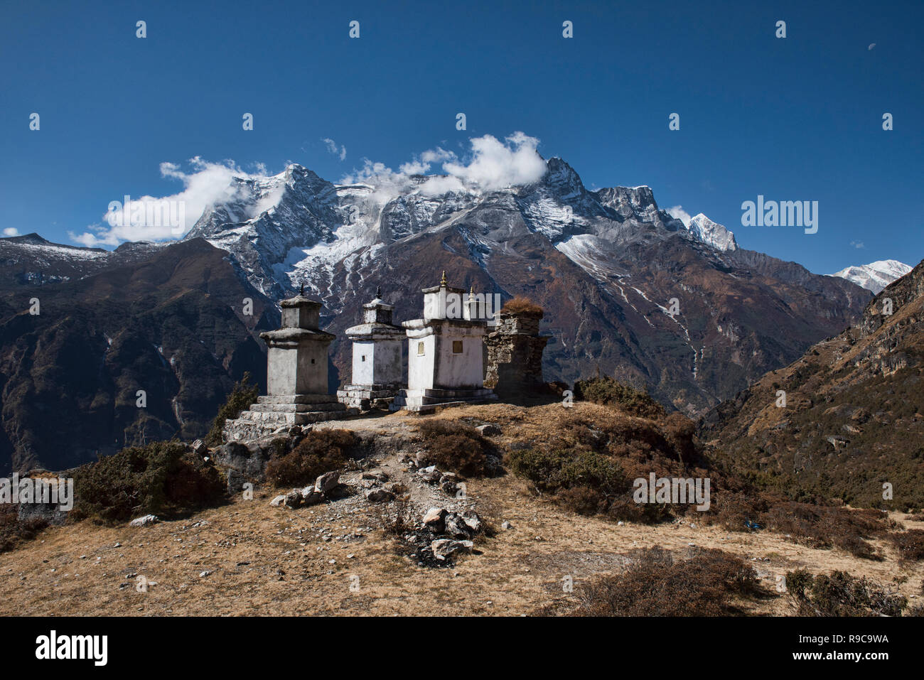 Stone chortens and high mountains, Everest region, Khumbu, Nepal Stock ...