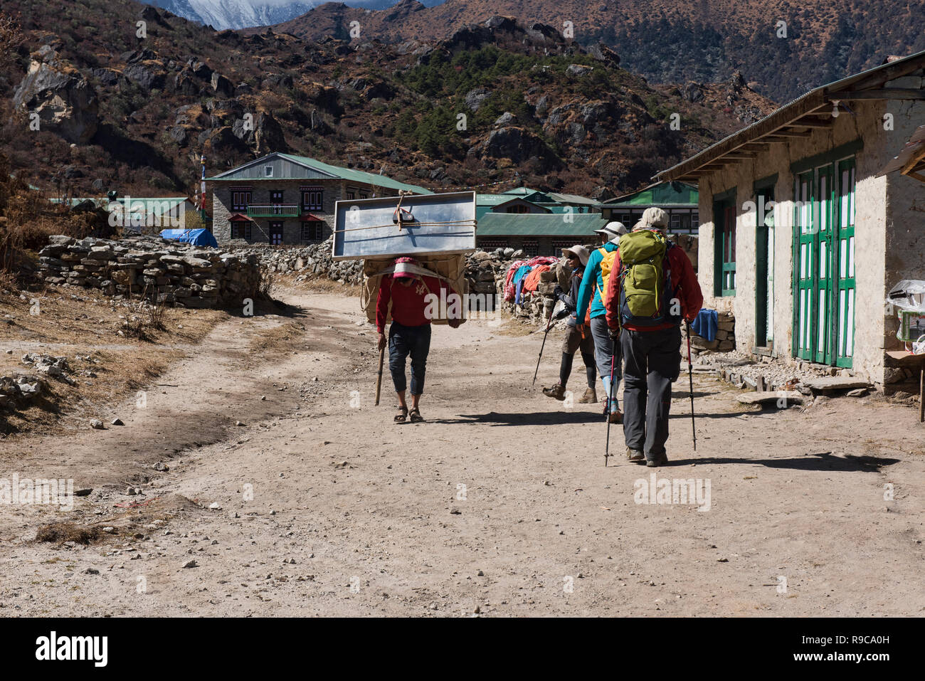 Solo Khumbu Khumbu Valley High Resolution Stock Photography and Images ...