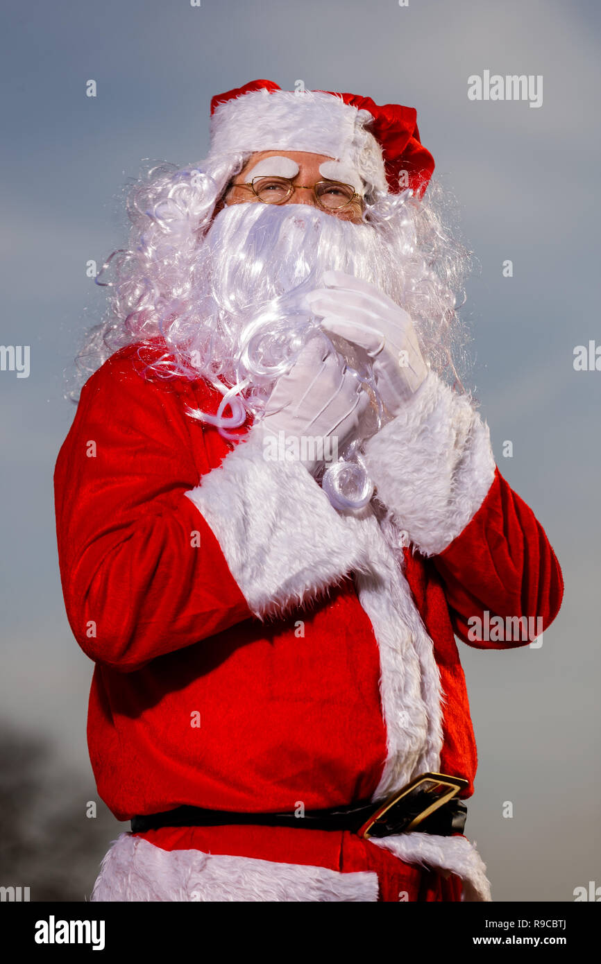 Stuart Chittock from Essex arrives for the start of the day's play ...