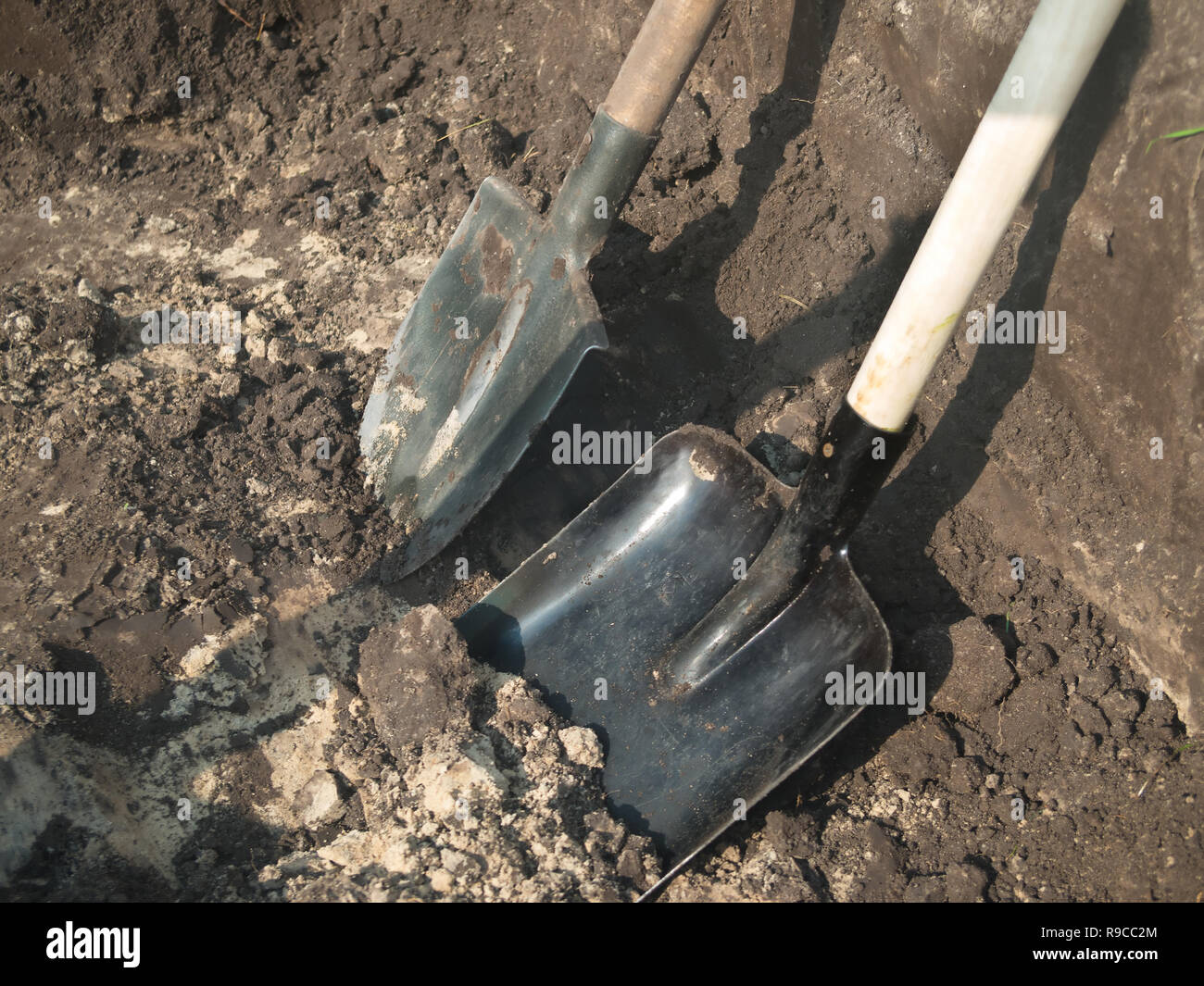 Two shovels hi-res stock photography and images - Alamy