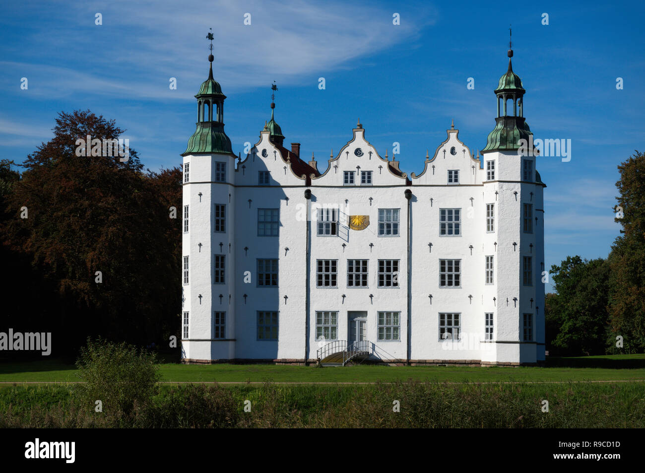 Ahrensburg castle ahrensburg schleswig holstein hi-res stock ...