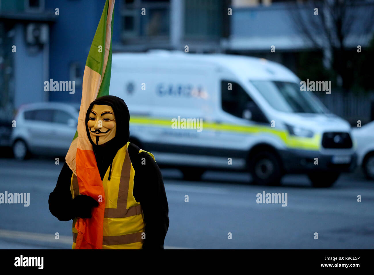 Campaigners from Yellow Vest Ireland outside KBC Bank on Sandwith ...