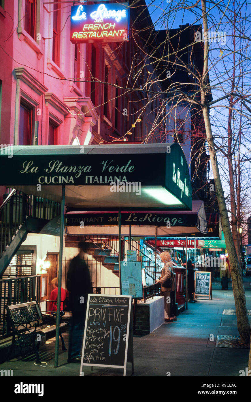 1990s new york city broadway hi-res stock photography and images - Alamy