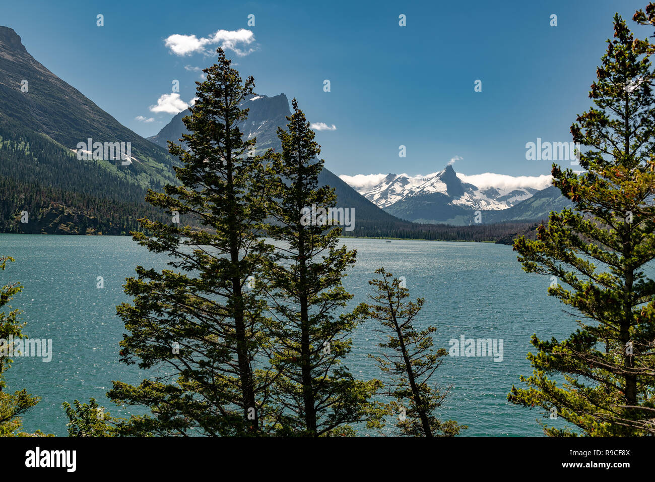 Beautiful landscape view of St Mary Lake in Glacier National Park ...
