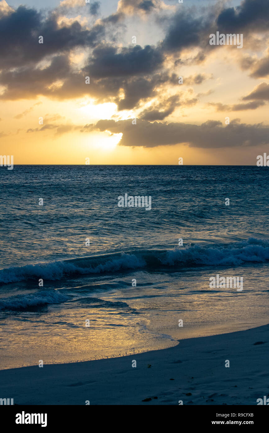 Sunset on caribbean tropical island hi-res stock photography and images ...