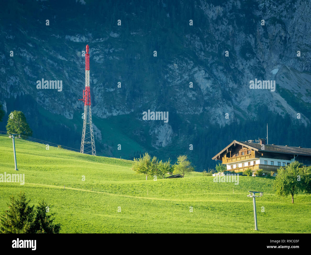Pylon telecommunications tower antenna hi-res stock photography and ...