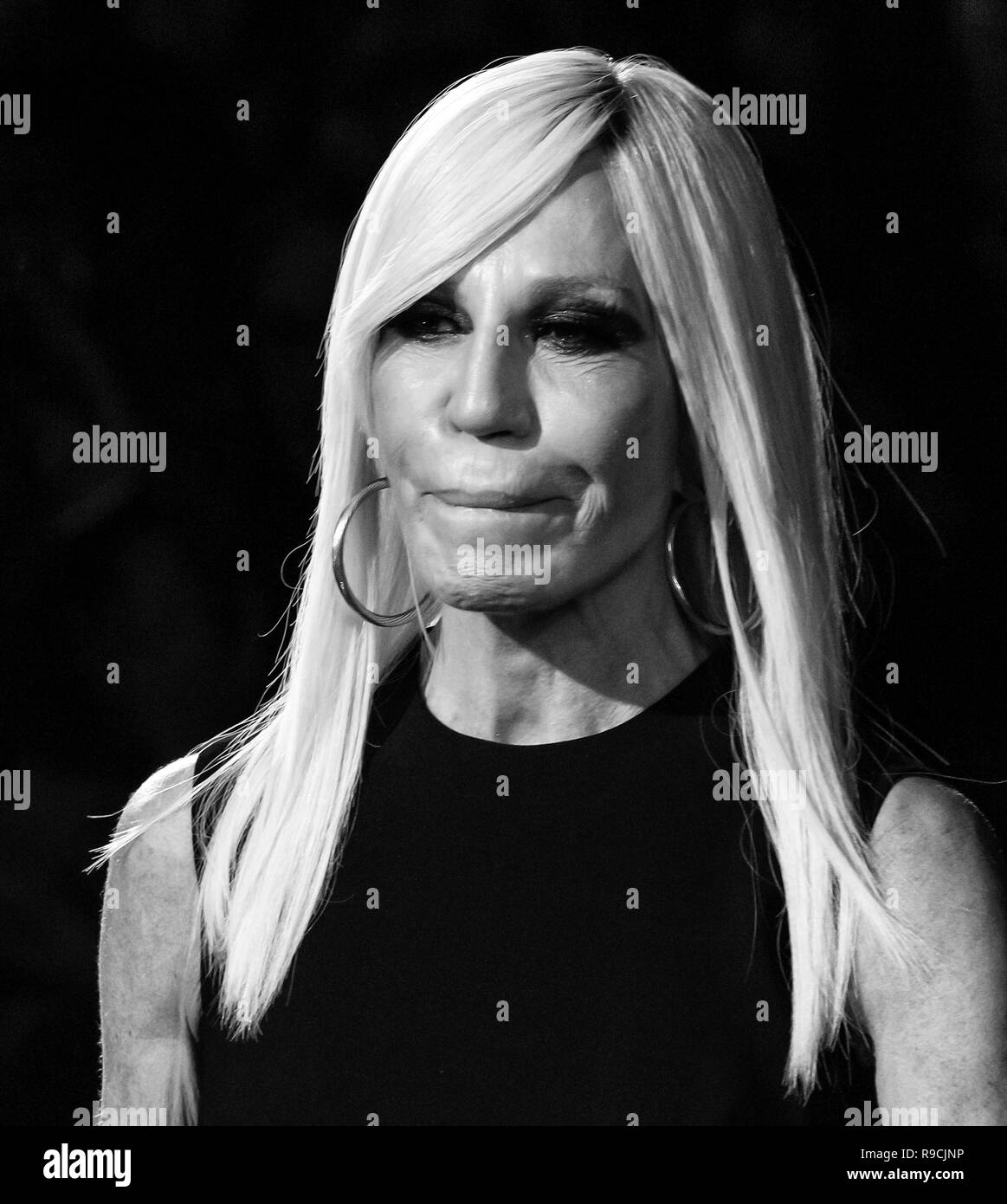 Donatella versace fashion show Black and White Stock Photos & Images ...
