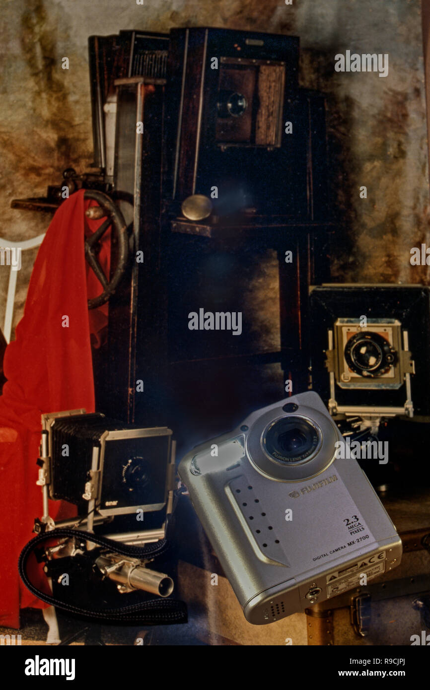 old&new camera asHistory-Evolution In Photography 1999 Mumbai ...