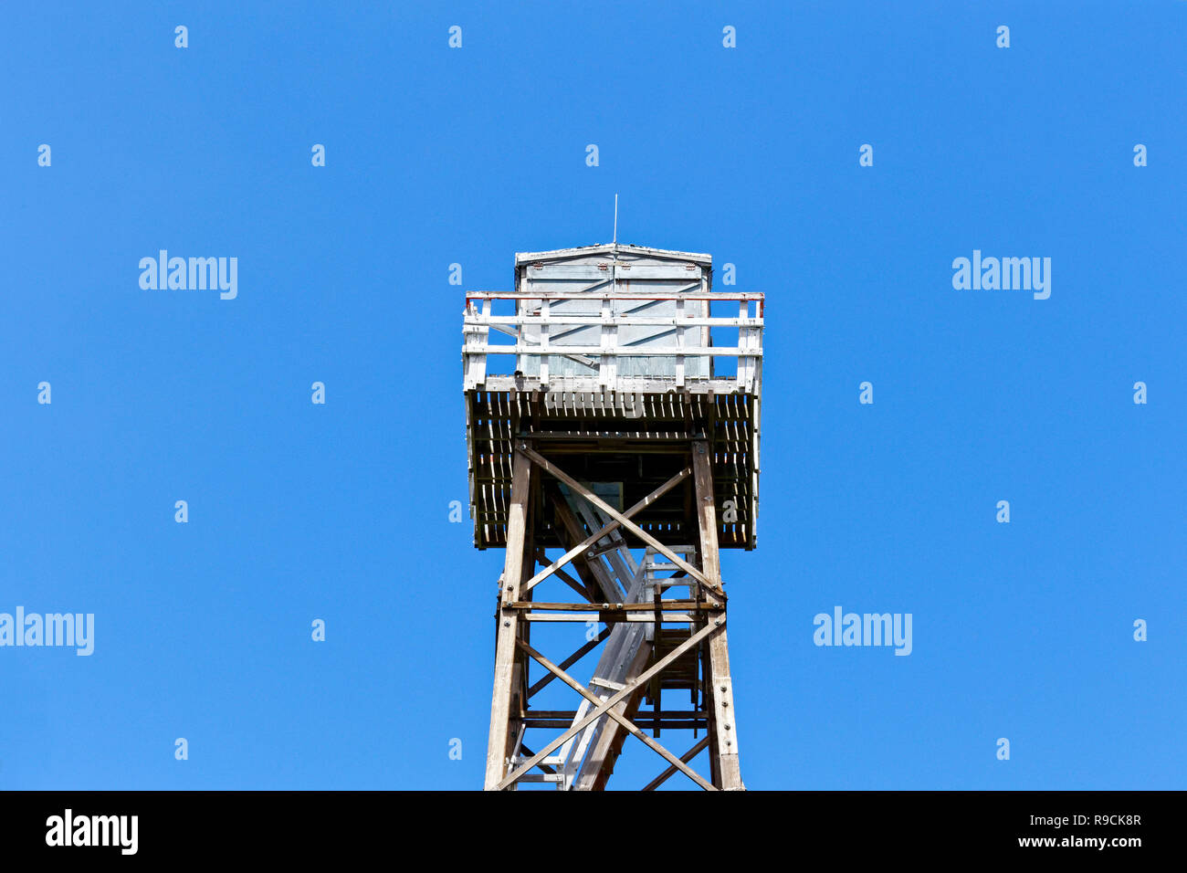 Fire lookout tower hi-res stock photography and images - Alamy