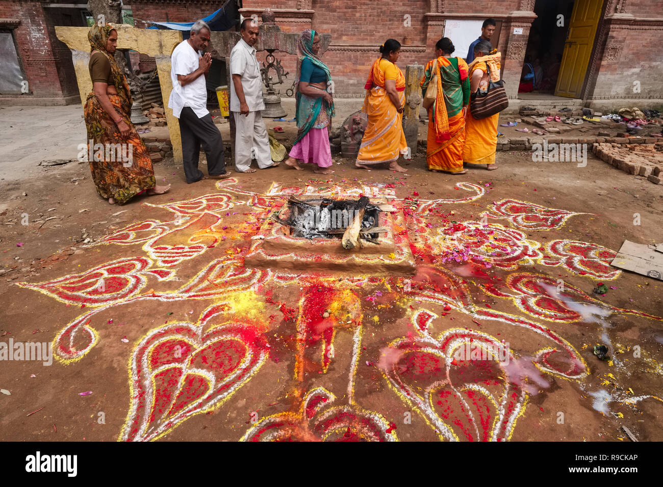Hindu sacrificial fire hi-res stock photography and images - Alamy