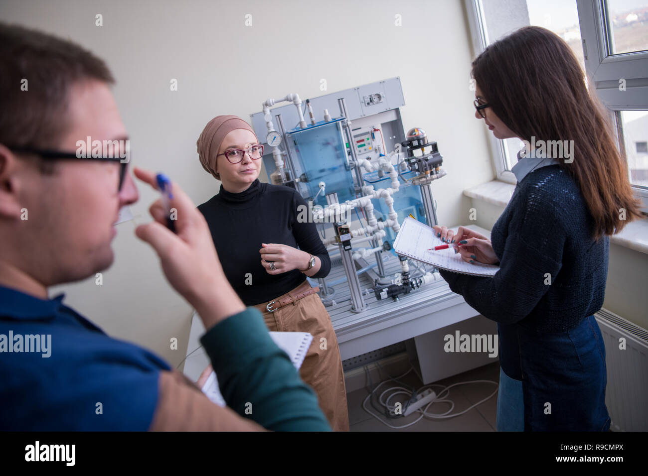Technical practice teacher hi-res stock photography and images - Alamy