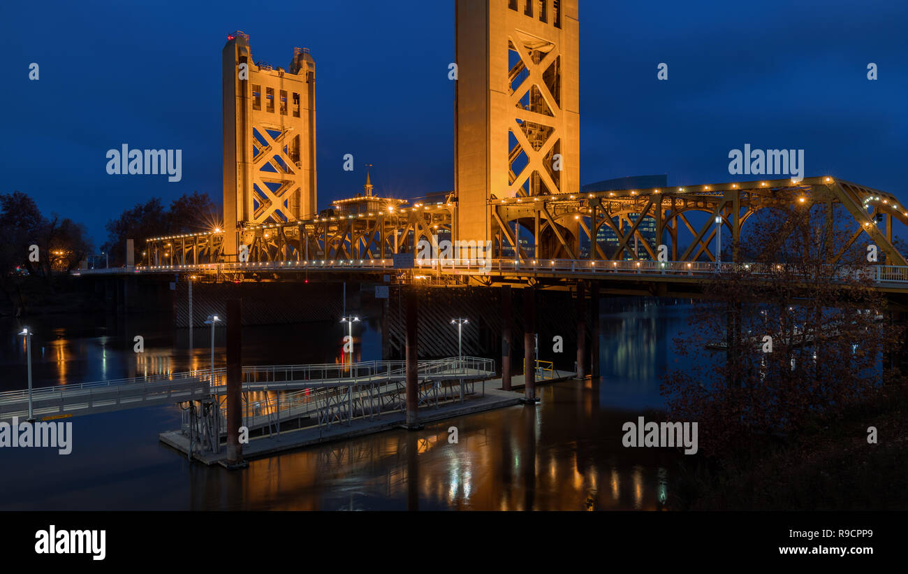 Tower Bridge at twilight in Sacramento, California Stock Photo - Alamy