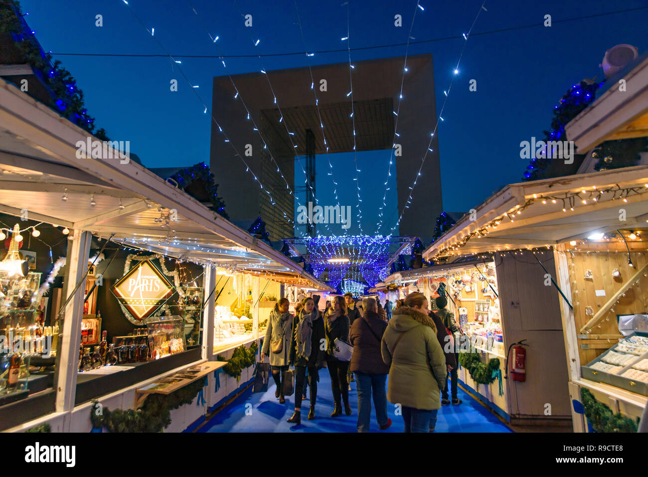 Paris fun fair hi-res stock photography and images - Alamy