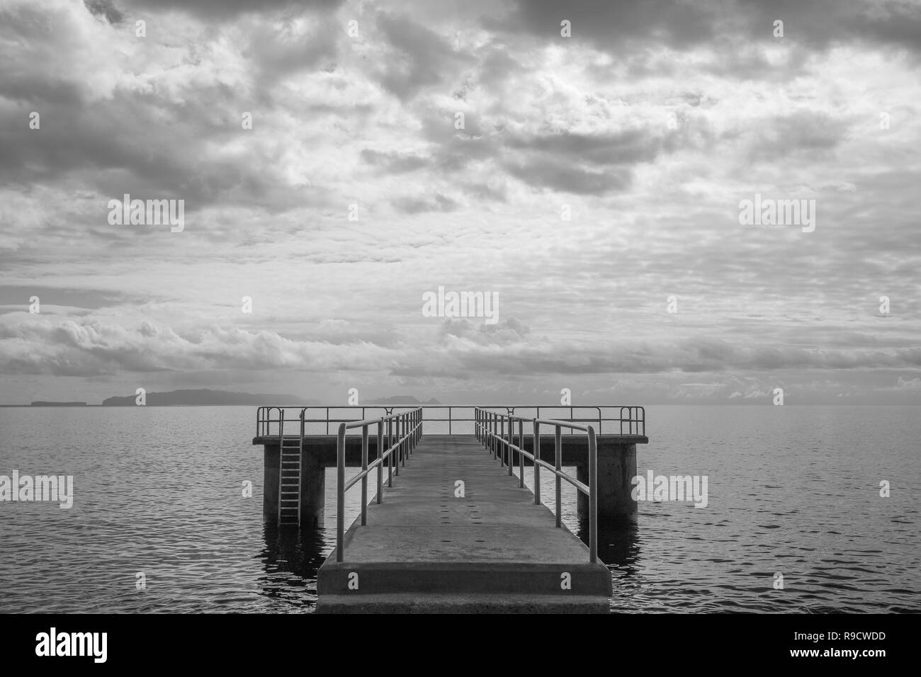 Jetty Black and White Stock Photos & Images - Alamy