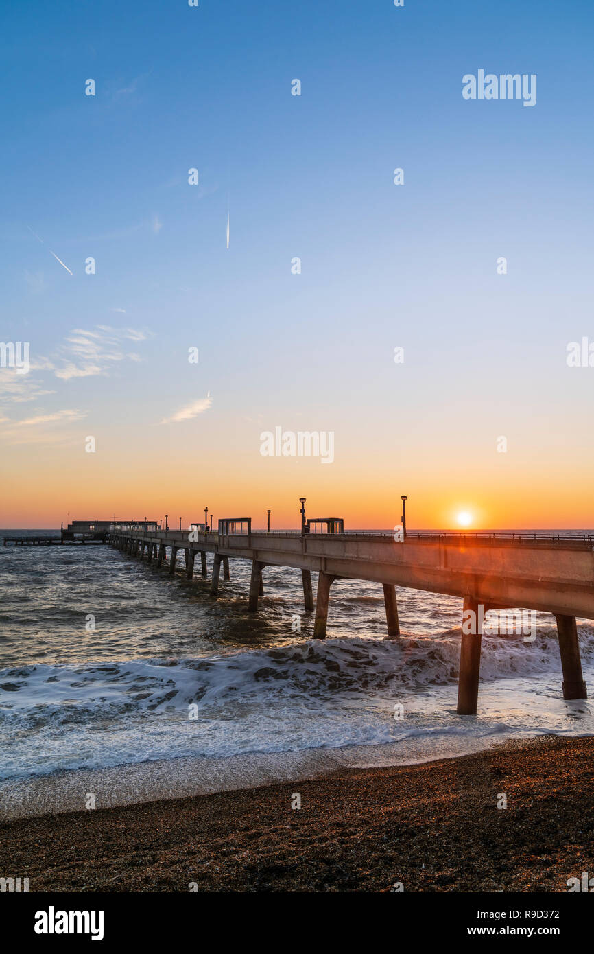 Deal kent beach sunrise hi-res stock photography and images - Alamy