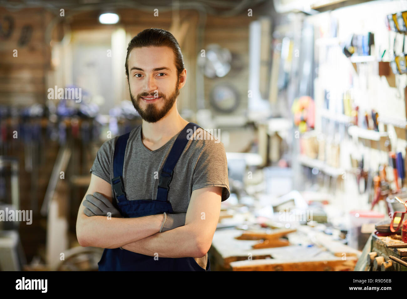 Workshop master hi-res stock photography and images - Alamy